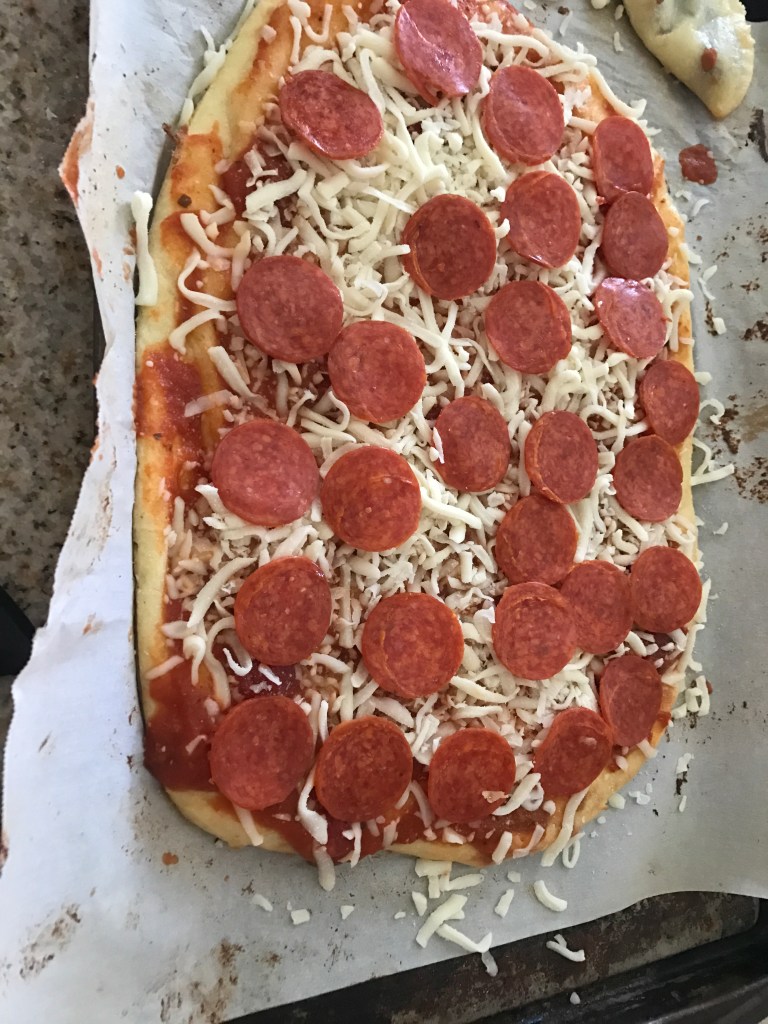 Pizza con masa fat head – Cocinando Keto